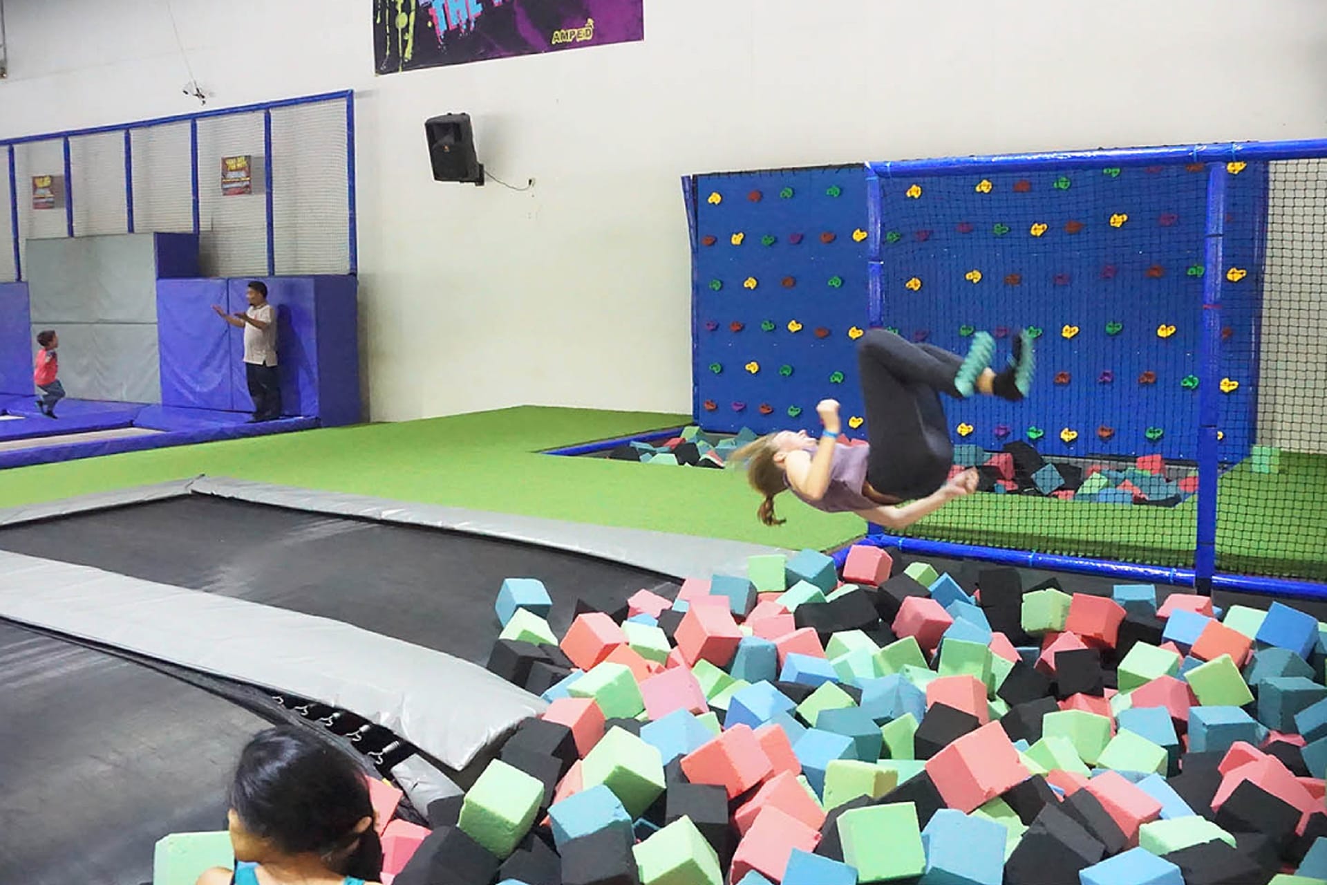 Tiket AMPED Trampoline Park Surabaya Harga Promo - tiket.com