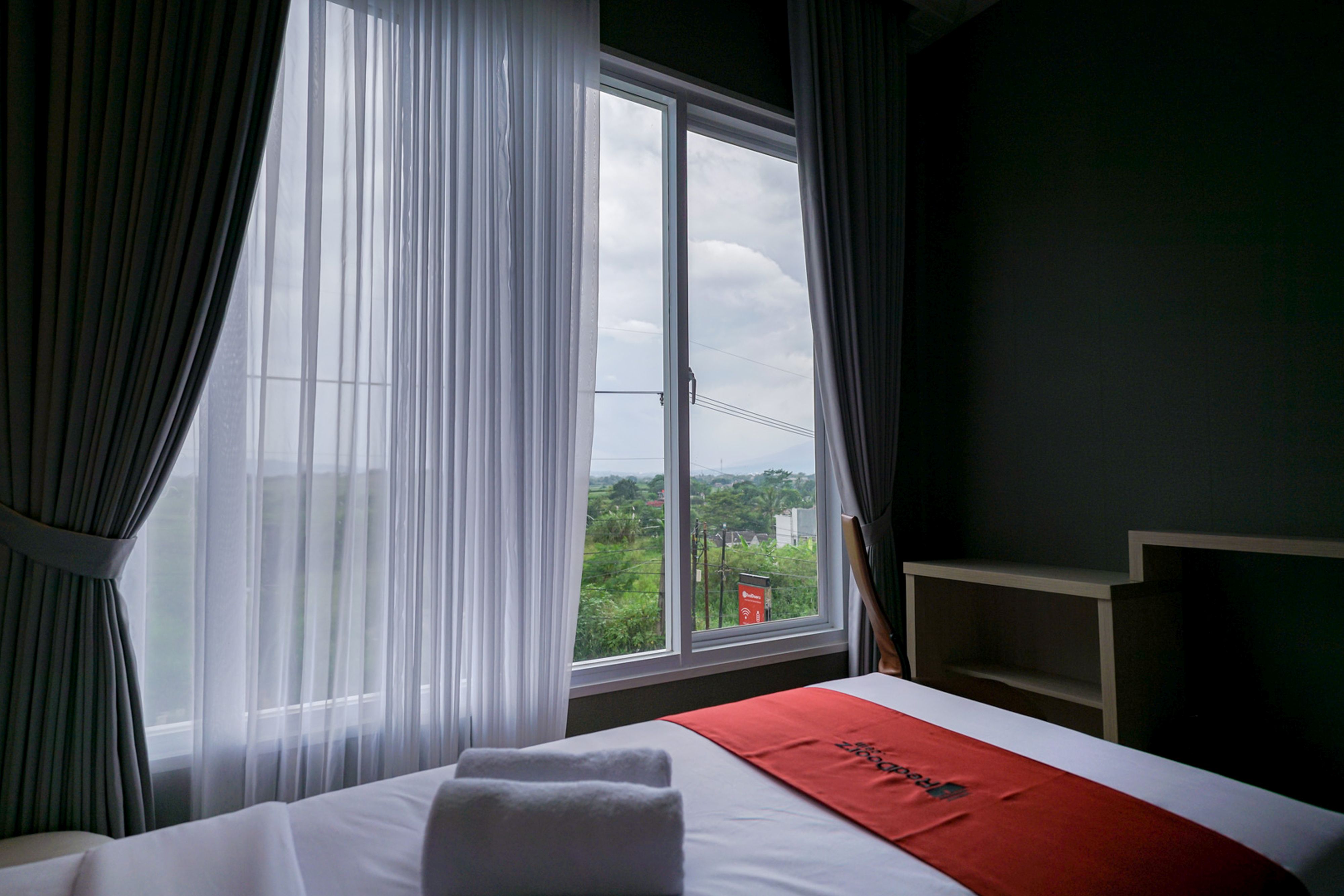 RedDoorz near Exit Toll Sirkuit Sentul Harga Terbaru 2023 - Booking ...