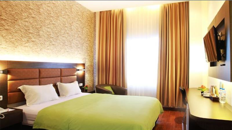 Emerald Hotel Ternate, Ternate Booking Murah di tiket.com