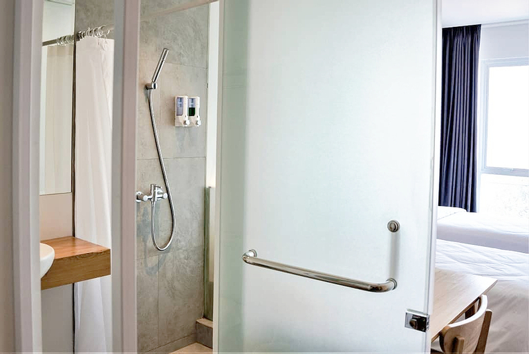 Lenora Hotel, Bandung - Cheap Booking at tiket.com