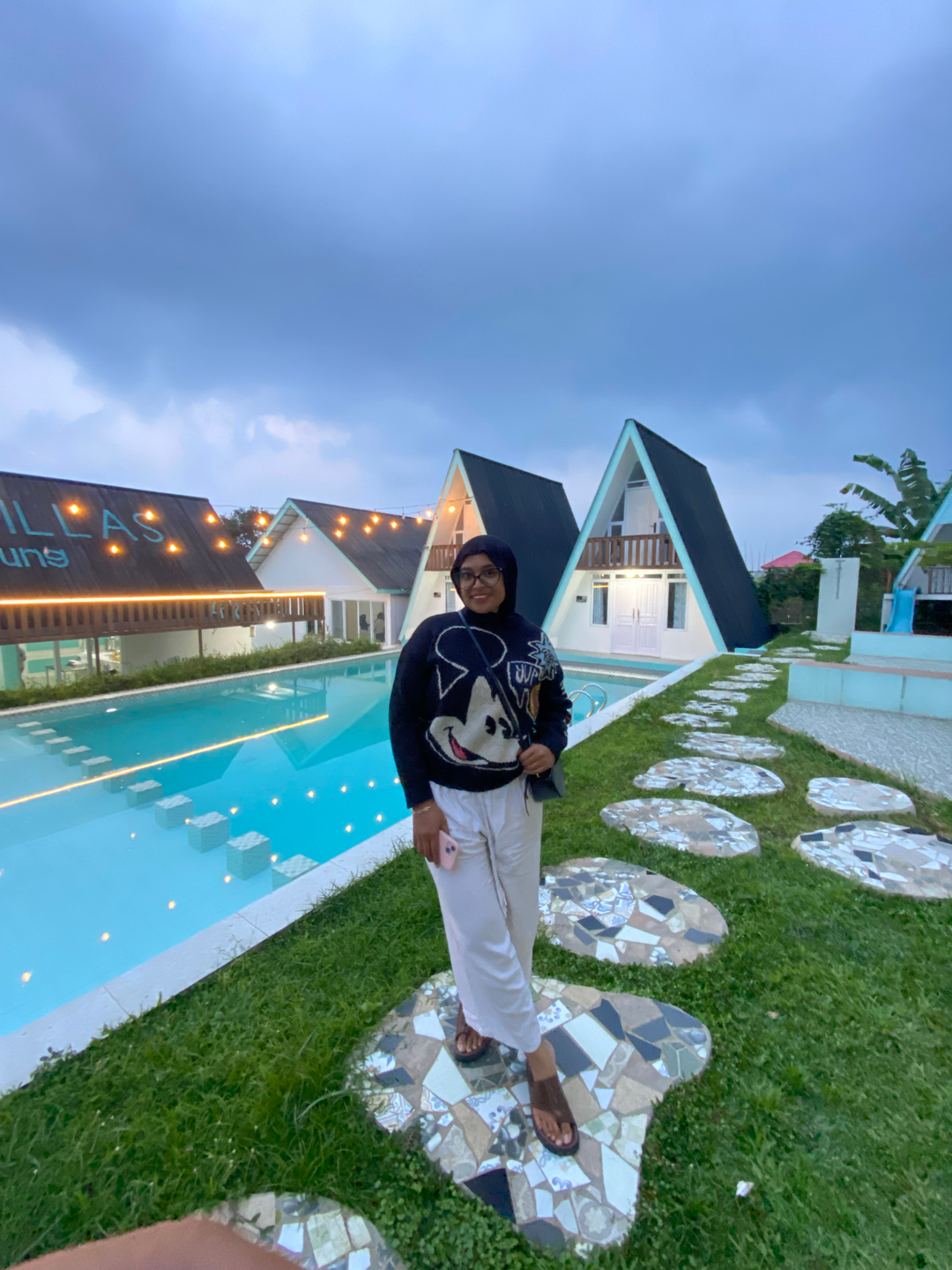 Maru Cabin & Grill, Bogor - Cheap Booking at tiket.com