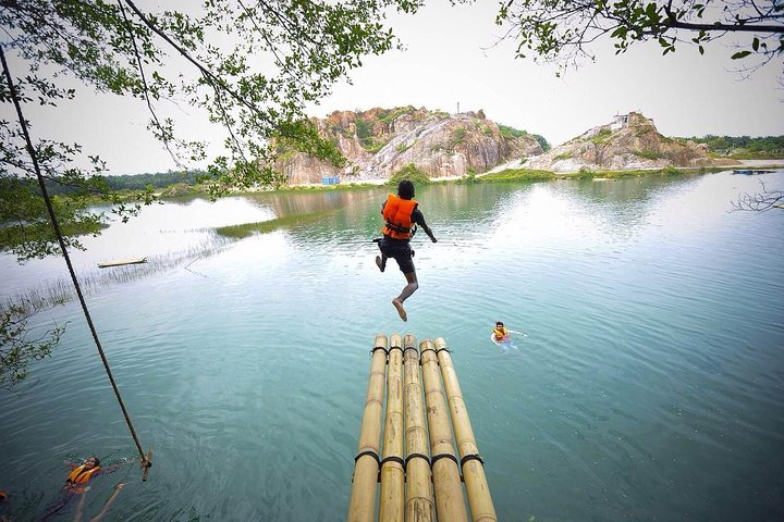 Tadom Hill Splashing Adventure including Diving Platform & Tarzan Swing ...