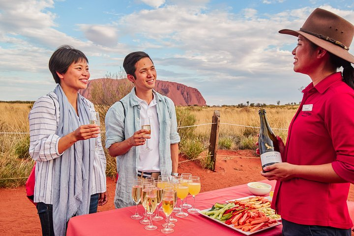 Uluru (Ayers Rock) Sunset with Outback Barbecue Dinner and Star Tour ...