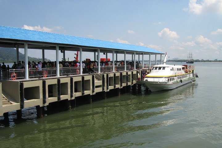 Kuala Lumpur to Marina Island Jetty (Lumut Jetty) One Way Private ...