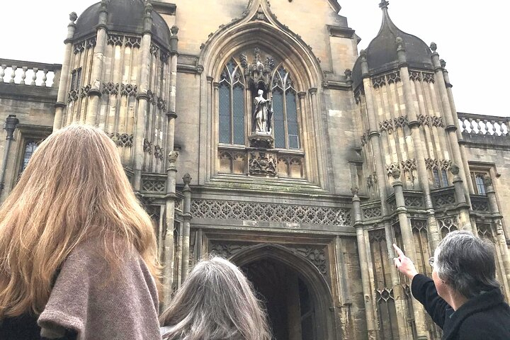 Stories and Writers Walking Tour Harga Promo Terbaru 2023