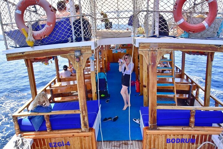 Bodrum Boat Trip with Lunch, Beer, Wine and All Soft Drinks Harga Promo ...