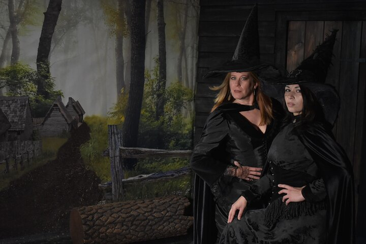 Olde Salem Village Witch Photo Shoot Harga Tiket Promo Up to 7%