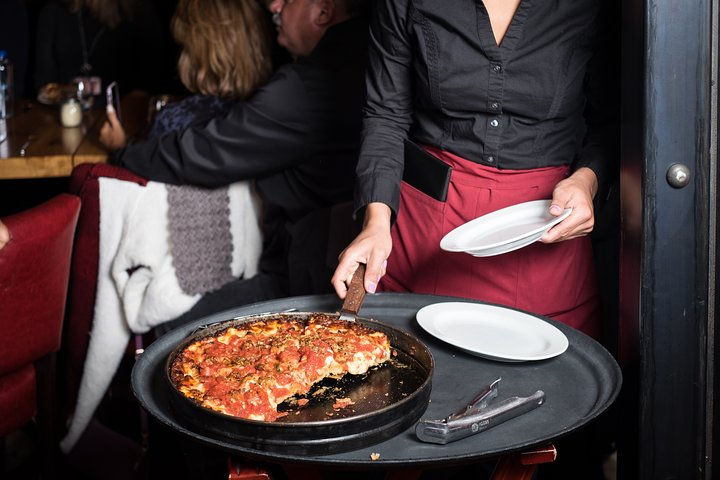 Friday Pizza Walk of Downtown Chicago Harga Tiket Promo Up to 7%