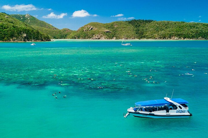 Whitehaven Beach Day Tour with Snorkel in Whitsundays Island Harga ...