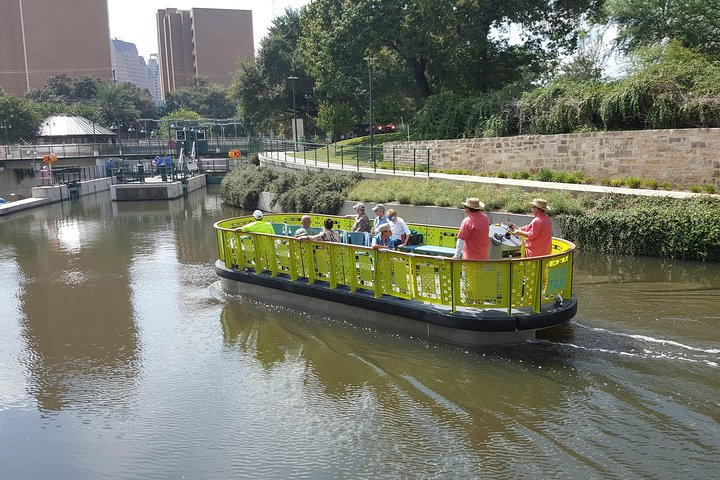 San Antonio River Walk Cruise and Hop-On Hop-Off Tour Harga Promo ...