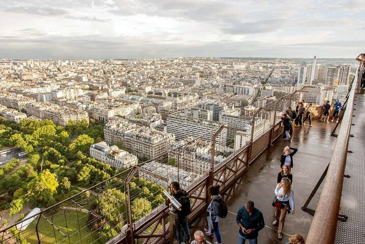 Eiffel Tower Skip The Line Ticket Sainte Chapelle and Cruise Harga Promo Terbaru 2023