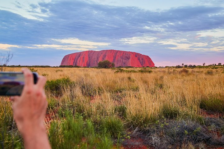 Uluru (Ayers Rock) Sunset with Outback Barbecue Dinner and Star Tour ...
