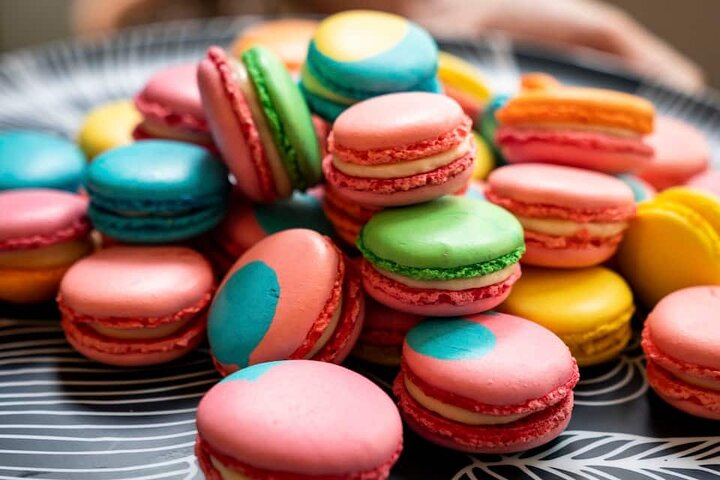 Learn to make macaron with a chef Harga Promo Terbaru 2023