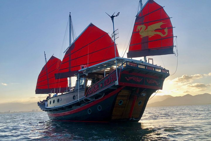 Shaolin Sunset Sailing Aboard Authentic Chinese Junk Boat Harga Promo ...