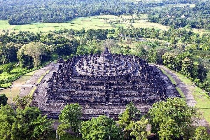 1N/2D Borobudur Sunrise With Ding Plateau Sunrise Hike Up, Tour For ...