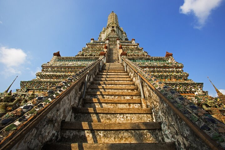 Wat Pho & Wat Arun Walking Tour with Professional Guide Harga Promo ...