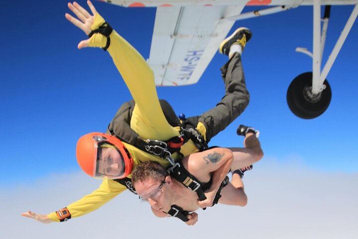 First Jump Tandem Skydive Pattaya Include Pickup Transfer Diskon 50% ...