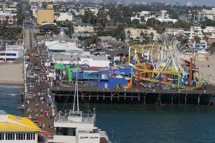 Hyper Helicopter Surfing "West Coast" Taking Off from Beach City Harga ...