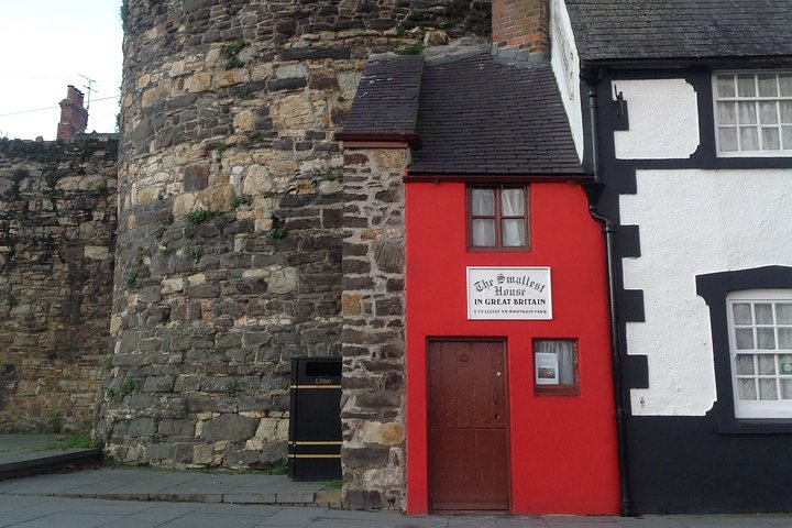 Guided Historical and Local Food Tour of Conwy for Couples Harga Promo ...