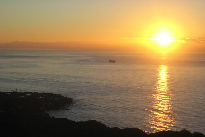 Diamond Head Sunrise with Hawaiian Loco Moco Tour Harga Promo Terbaru 2023
