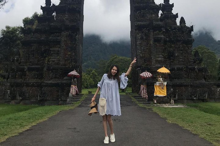 Magnificent Lakeside Temple & Handara Iconic Gate Cashback 10% Harga ...