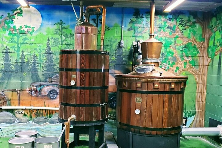 3-Hour Moonshine Tasting & History Tour from Pigeon Forge Harga Promo ...