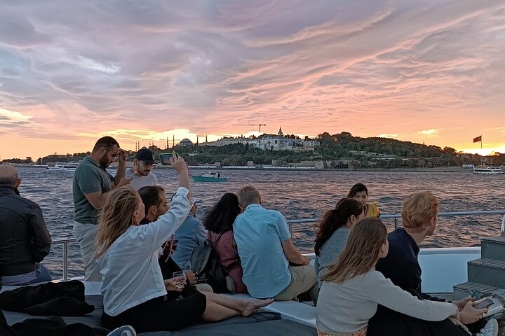 Istanbul Bosphorus Sunset Cruise on Luxury Yacht Harga Promo Terbaru 2023