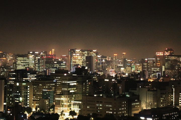 Tiket Seoul moonlight walking tour with local historian Harga Promo ...