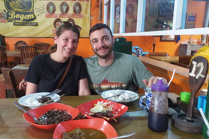 Walking tour - Malioboro street food with local guide at Yogyakarta ... Walking tour - Malioboro street food with local guide at Yogyakarta ...