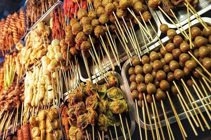 Walking tour - Malioboro street food with local guide at Yogyakarta ... Walking tour - Malioboro street food with local guide at Yogyakarta ...