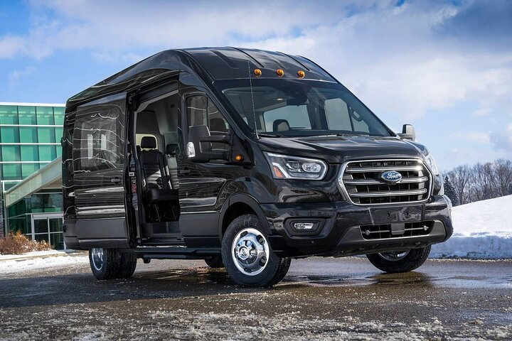 Limo-Style Private Sprinter Van Harga Promo Terbaru 2023