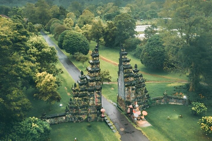 Instagram Tour : Banyumala Waterfall - Handara Heaven Gate - Ulundanu ...
