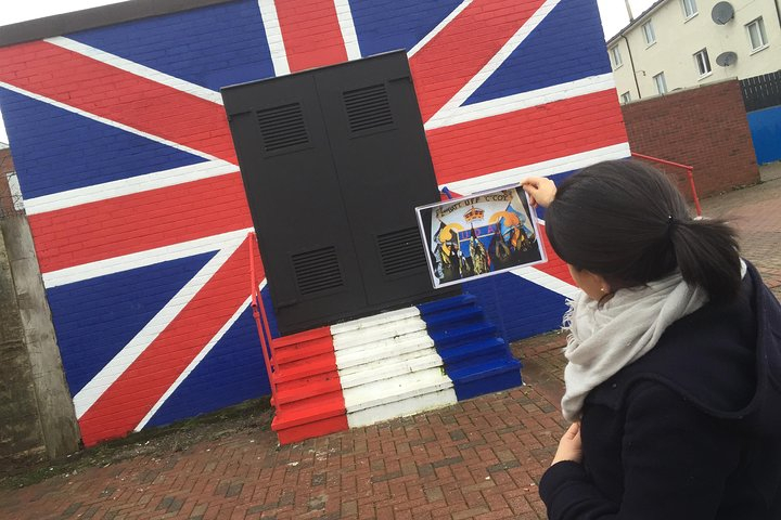 Belfast world famous black taxi and mural tour Diskon 50% Paket Tur