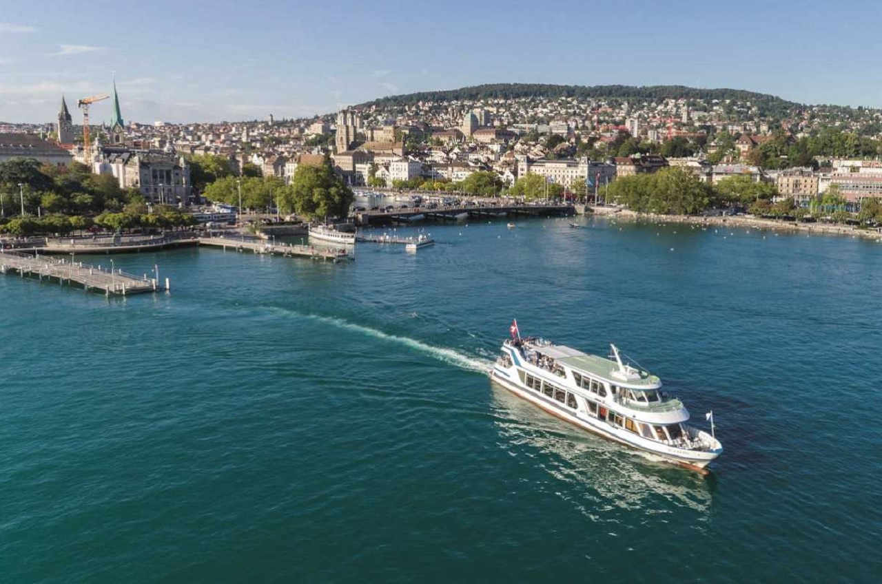 Tiket Zurich City Sightseeing Bus Tour with Lake Cruise Harga Promo ...