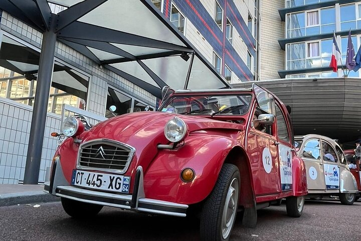 Tiket Private tour Paris sightseeing in 2CV Harga Promo - tiket.com