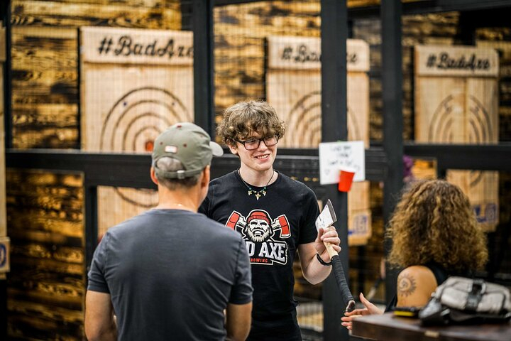 Axe Throwing in Indianapolis Diskon 50% Harga Tiket Masuk