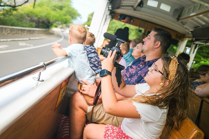 Waikiki Trolley Red Line Heroes & Legends Hop-on Hop-off Tour Diskon 50 ...