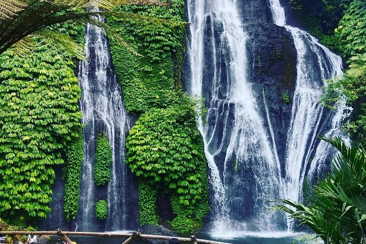 Sightseeing to Ulundanu temple, banyumala waterfall & Tanah lot Diskon ...
