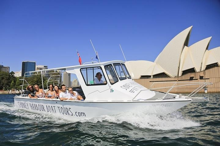 Sydney Icons, Bays & Beaches Boat Tour with 2 Guided Stops Harga Promo Terbaru 2023