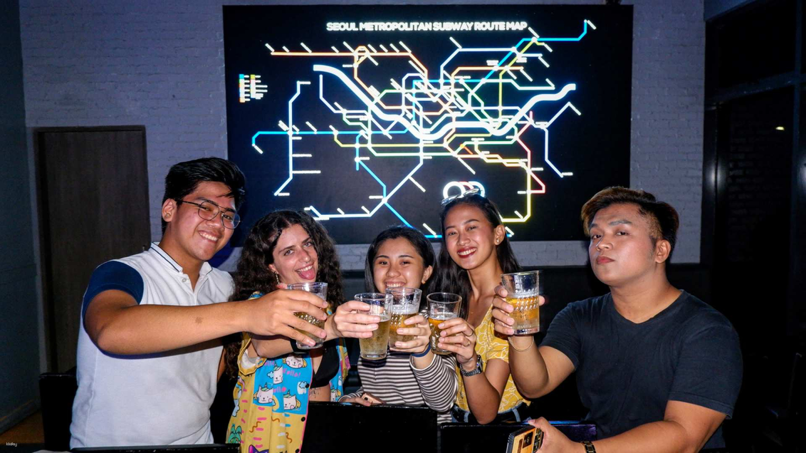 Tiket Makati Pub Crawl & Bar Hopping in Manila | Philippines Harga ...