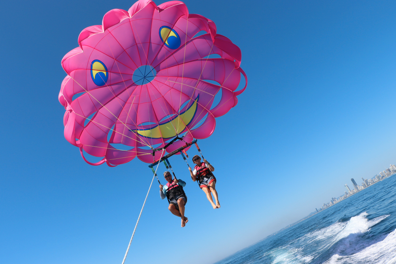 Paket Gold Coast Parasailing Experience - Harga Promo Terbaru