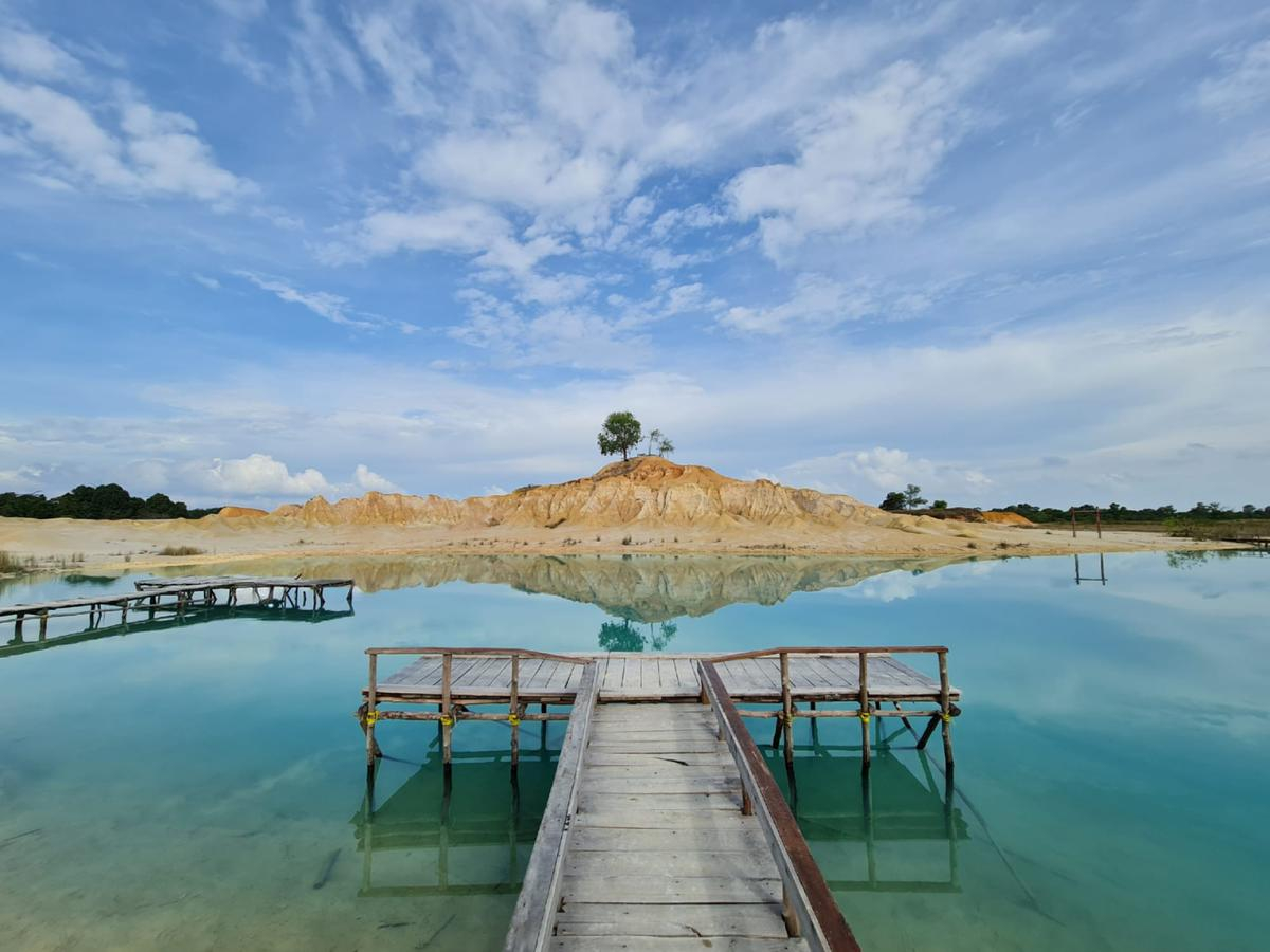 Bintan Desert and Blue Lake Tour Diskon 50% Paket Tur