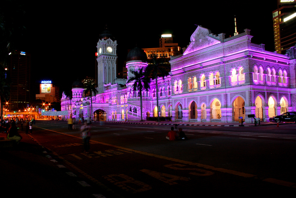 KL City of Lights Tour with Hop-on Hop-off Bus Diskon 50% Harga Tiket Masuk