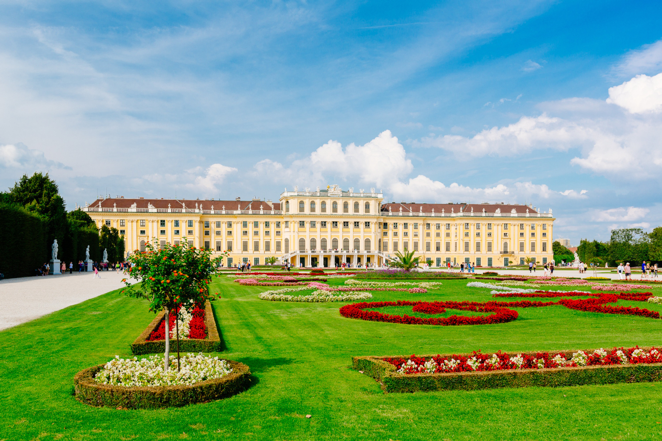Vienna City Tour with Schoenbrunn Palace Skip-the-Line Diskon 50% Paket Tur