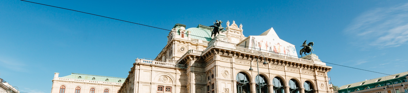 Vienna City Tour with Schoenbrunn Palace Skip-the-Line Diskon 50% Paket Tur