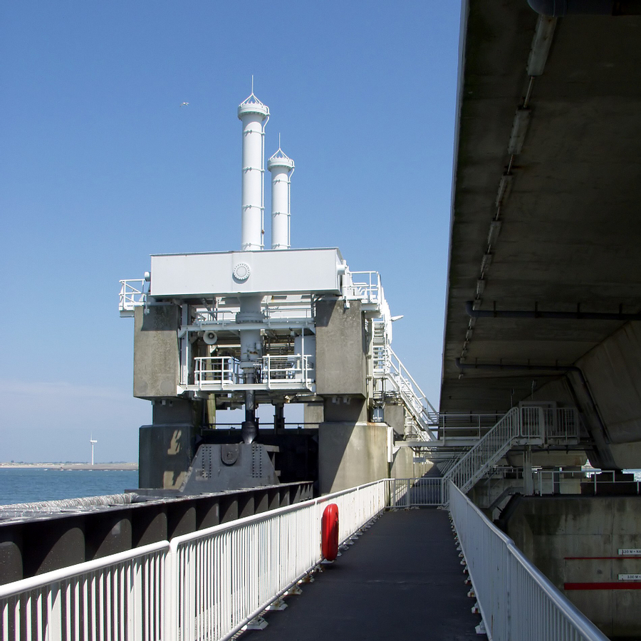 Private day trip to the Dutch Delta Works Diskon 50% Harga Tiket Masuk