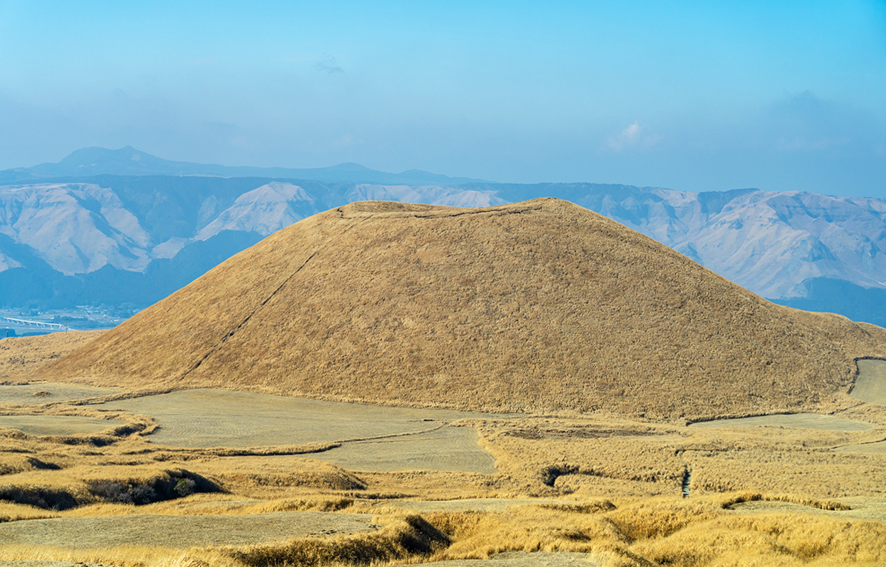 Kumamoto Castle, Aso Volcano, Kusasenri, Aso Shrine, Kurokawa Onsen Day Tour (Depart from ...