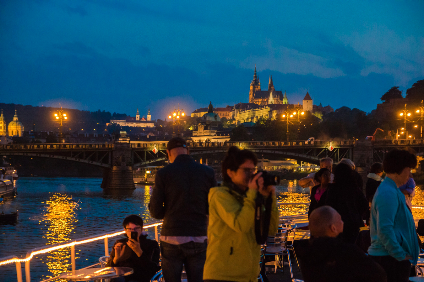 Evening Cruise Tour with Buffet Dinner in Prague Diskon 50% Harga Tiket ...