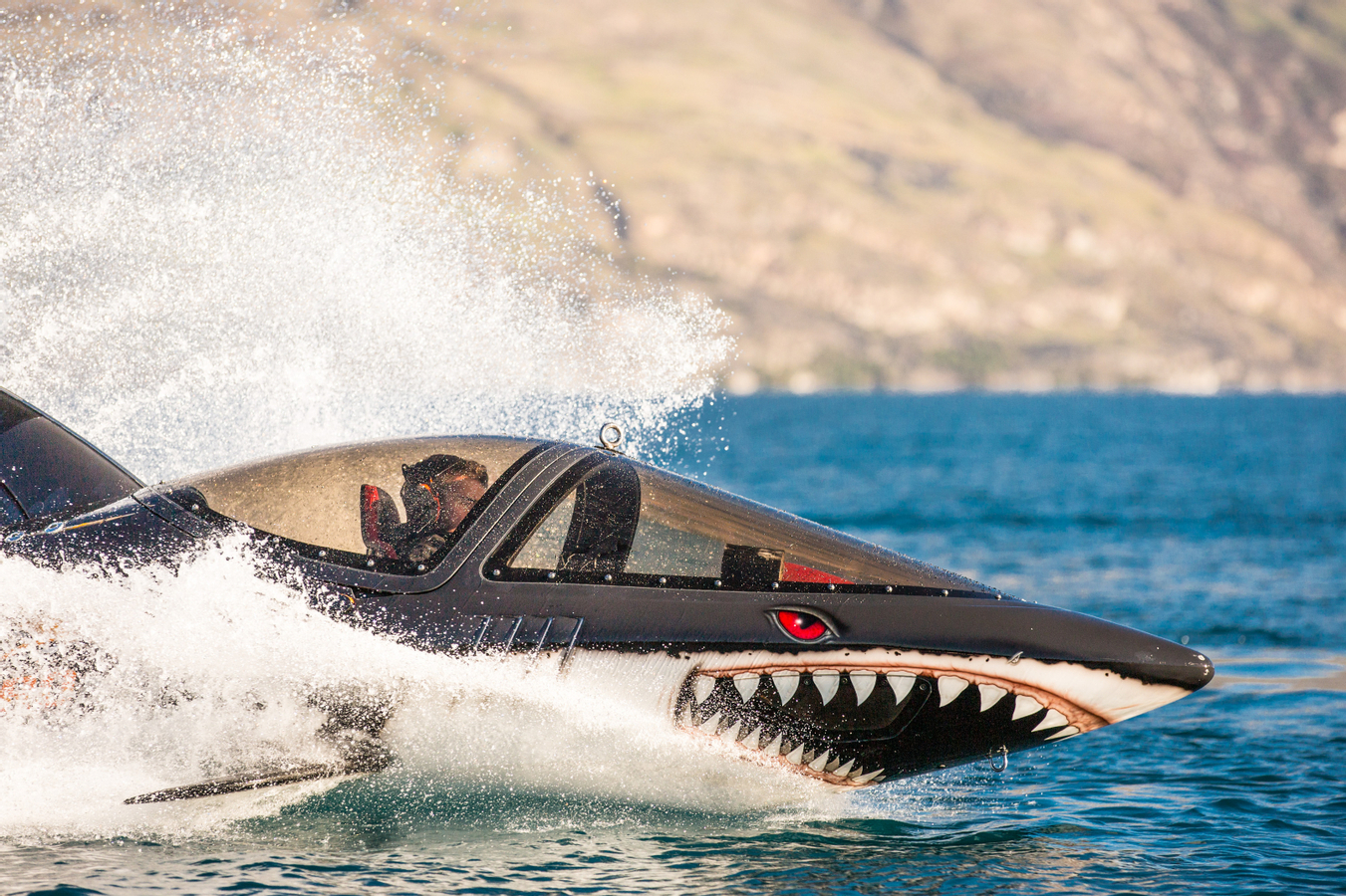 Tiket Hydro Attack Shark Boat Ride in Queenstown Harga Promo - tiket.com