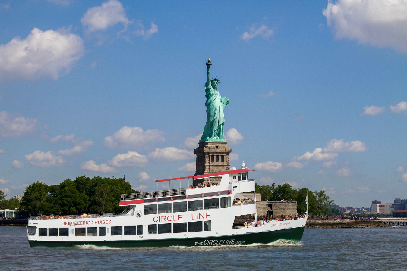 Paket Statue of Liberty and Midtown New York 1 Hour Sightseeing Cruise ...
